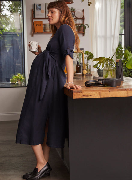 Kelsy Maternity Dress with TENCEL™ – Isabella Oliver UK